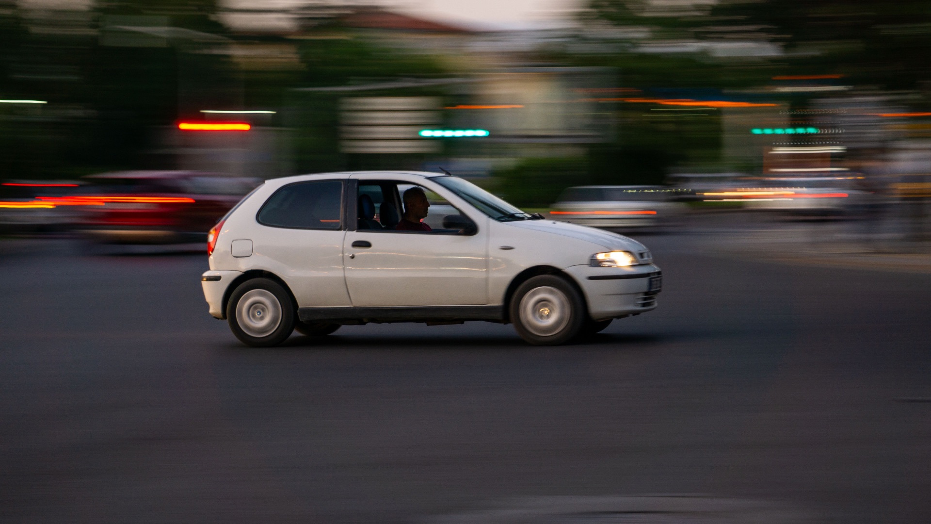 10 facteurs qui font grimper vos primes d’assurance auto et 10 façons ...