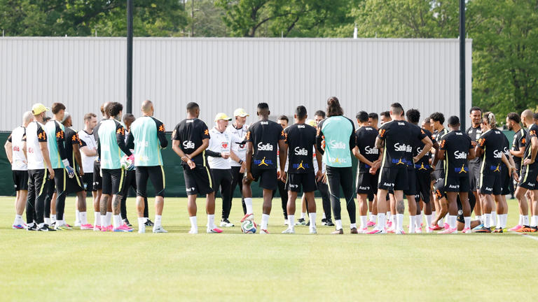 Com acesso restrito e sem bagunça, seleção brasileira inicia preparação ...