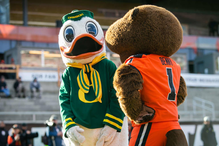 Oregon-Oregon State football rivalry is back as schools announce a 4 ...