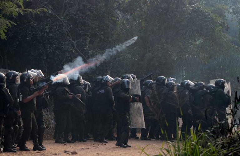 Bolivia's new defense minister pledges to clear roadblocks as protests ...
