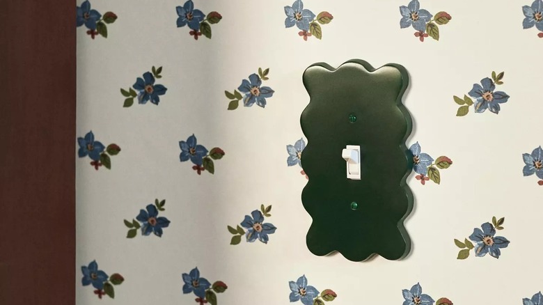 We found a dupe of Anthropologie's wiggle scalloped switch plate — and ...