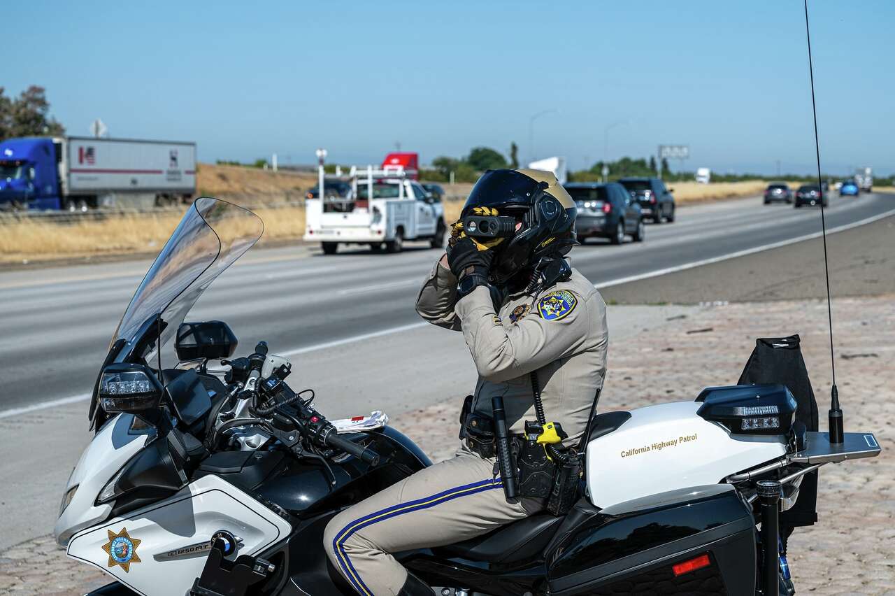 Fatal crash shuts down US 101 near Santa Rosa during commute