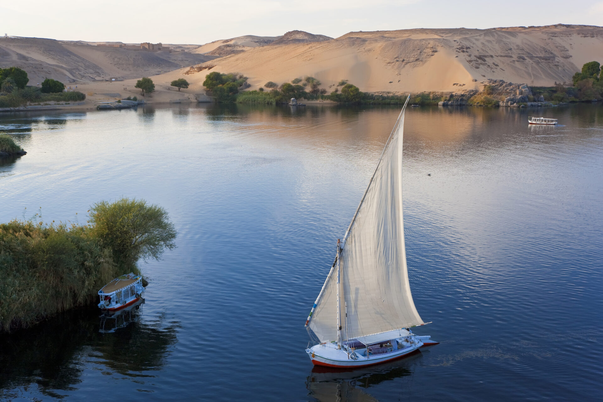 Blue and White: the two rivers that give rise to the Nile