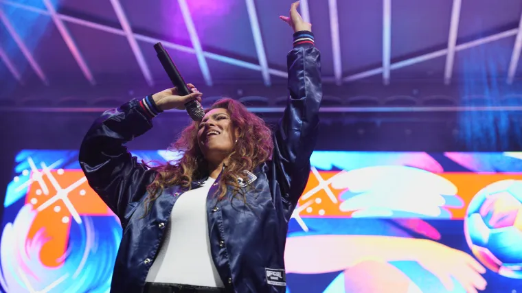 Who is Tori Kelly? Meet pop star, actress signing national anthem ...