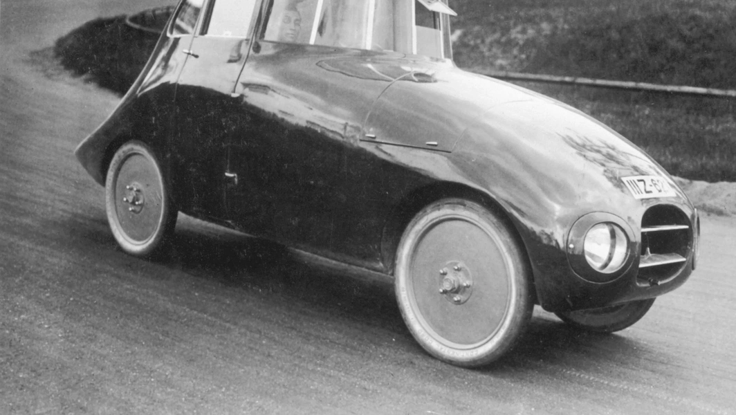 Mastering car aerodynamics for speed and control