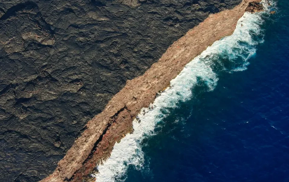 Scientists uncover rare 'yellow brick road' deep under Pacific
