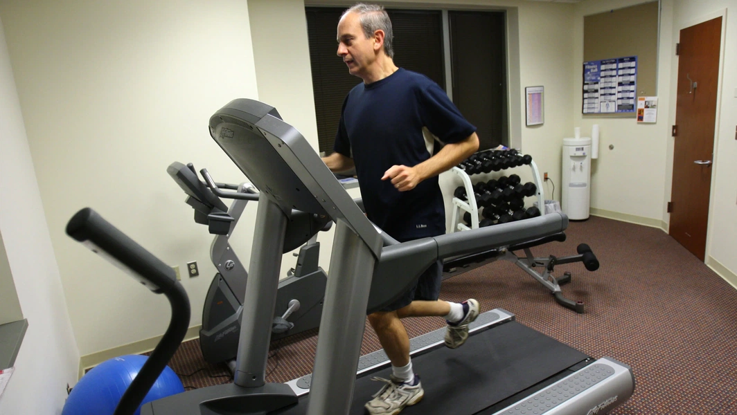 Study links 7–8 a.m. workouts to lower heart disease risk