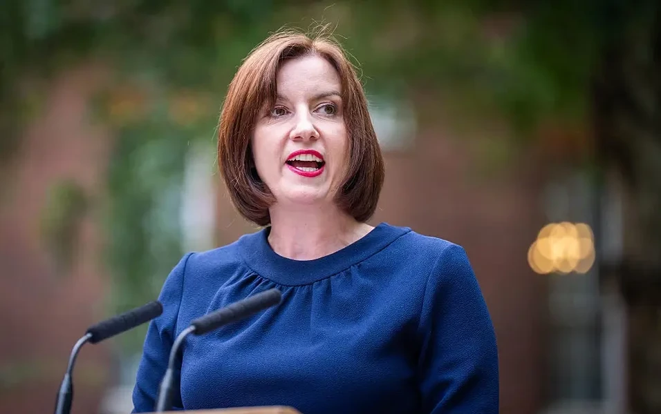 Education secretary open to school temperature limits after record heat
