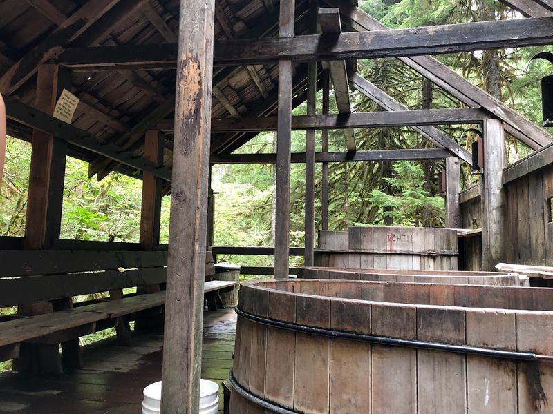 These 10 secret swimming holes in Oregon are summer perfection