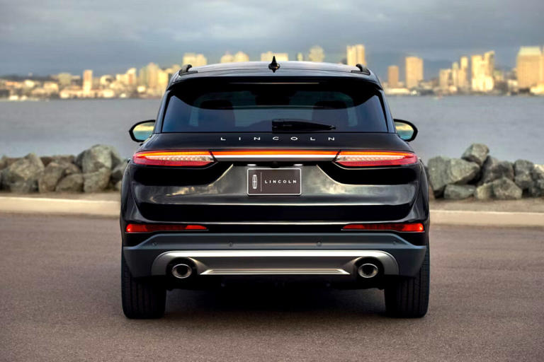 Ford sales plummet nearly 14% even with employee pricing for everyone