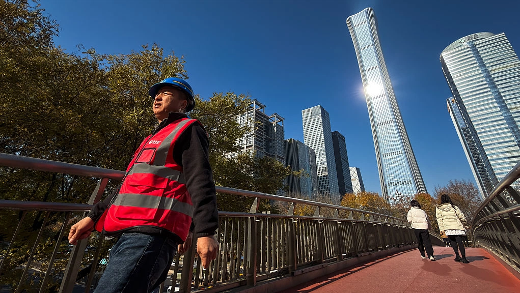 16 striking images of high-risk construction work