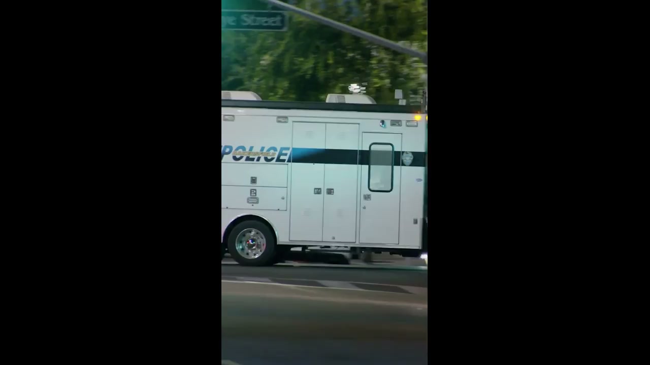 Bakersfield bank hostages released after robber shot dead
