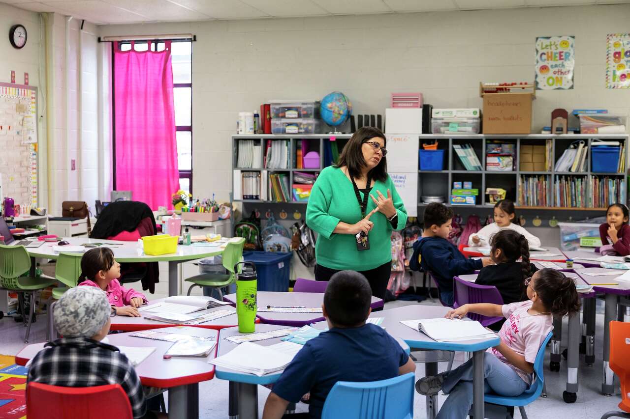 Texas paid schools to use these lessons. More San Antonio districts are ...