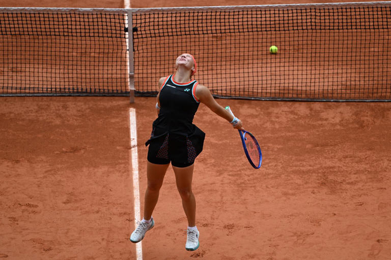 Top-ranked Aryna Sabalenka: 'Just want to quit tennis' after French ...
