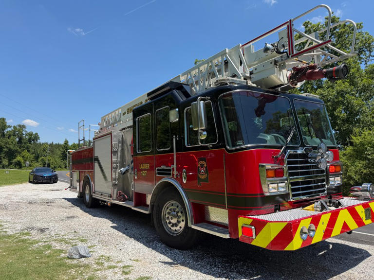 One person injured in single-vehicle Smiths Station crash