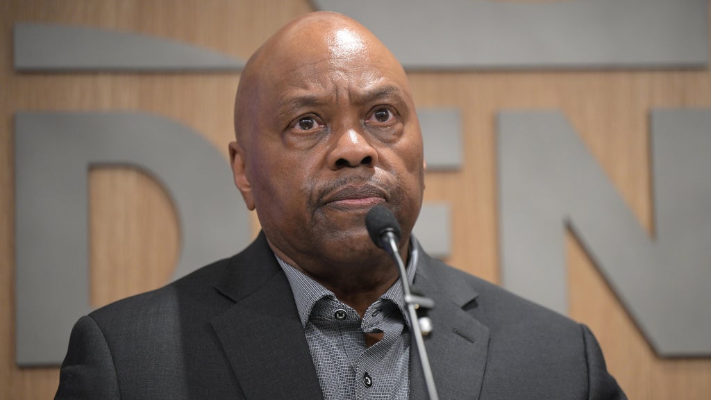 Denver International Airport CEO Phil Washington announces retirement