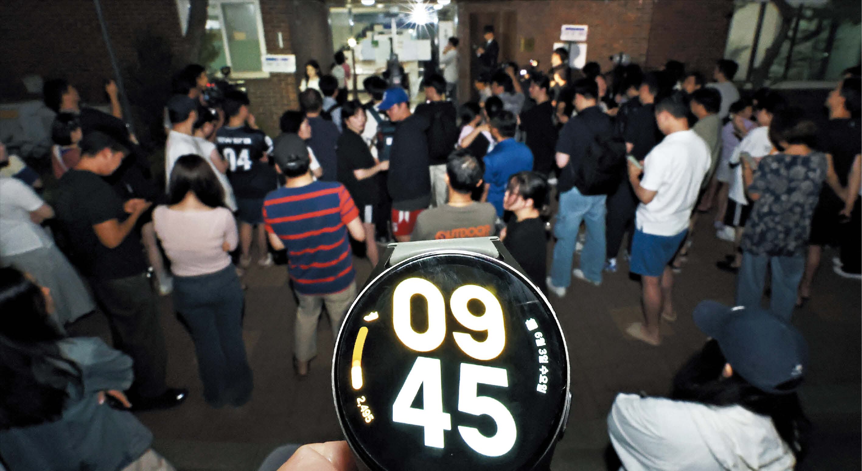Ballot shortage suspends voting, sparks protests in Seoul