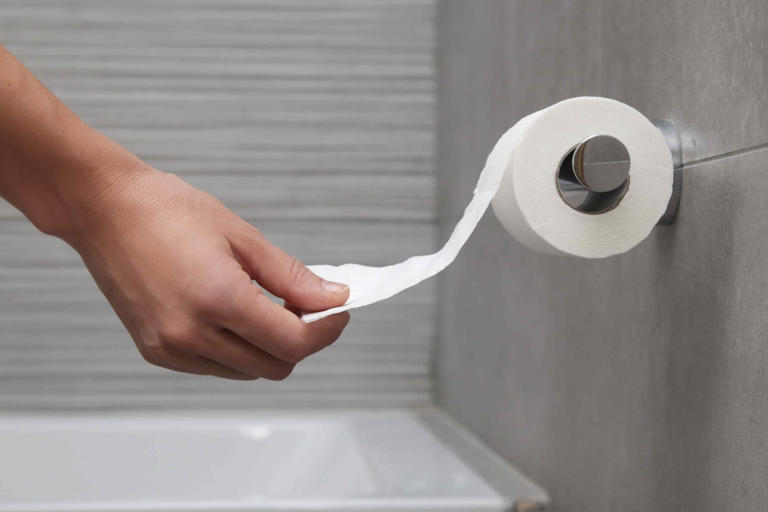 The best time of day to poop, according to a registered nurse