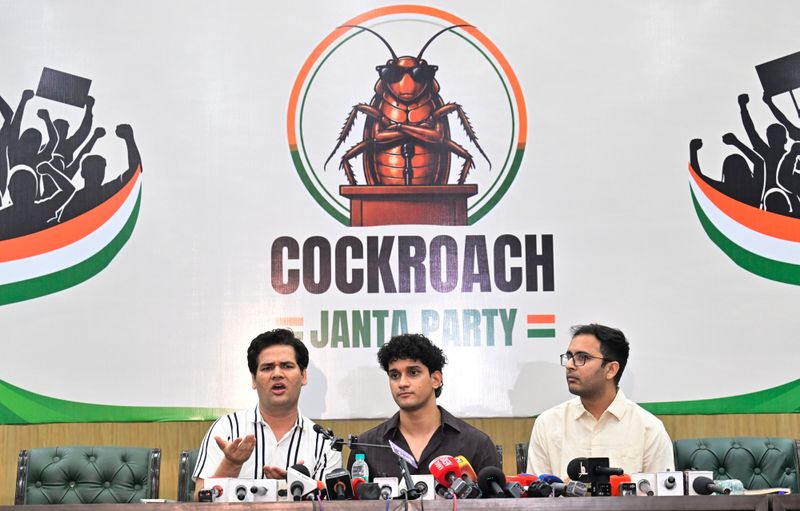Cockroach party goes public for 1st time, bays for Pradhan’s blood