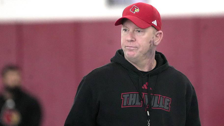 Jeff Brohm faces crucial month as Louisville football chases recruiting ...