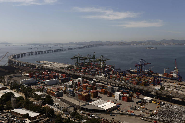 El superávit comercial de Brasil creció en mayo pese a la nueva caída ...