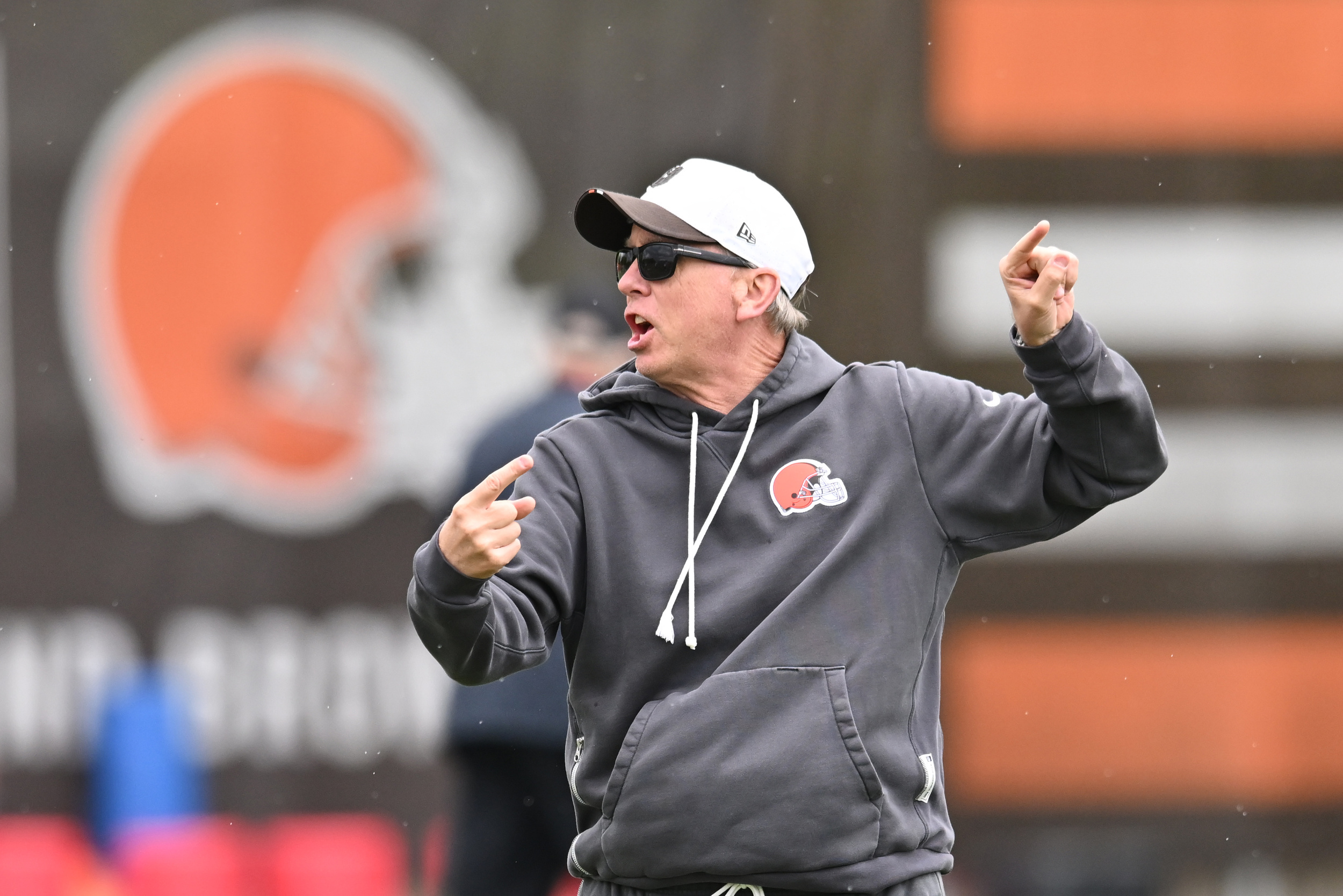 Browns' Todd Monken responds to Deion Sanders as Shedeur Sanders ...