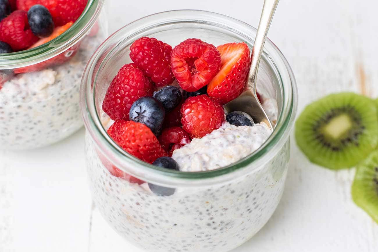 5 overnight oats for a lightweight dinner on a summer night