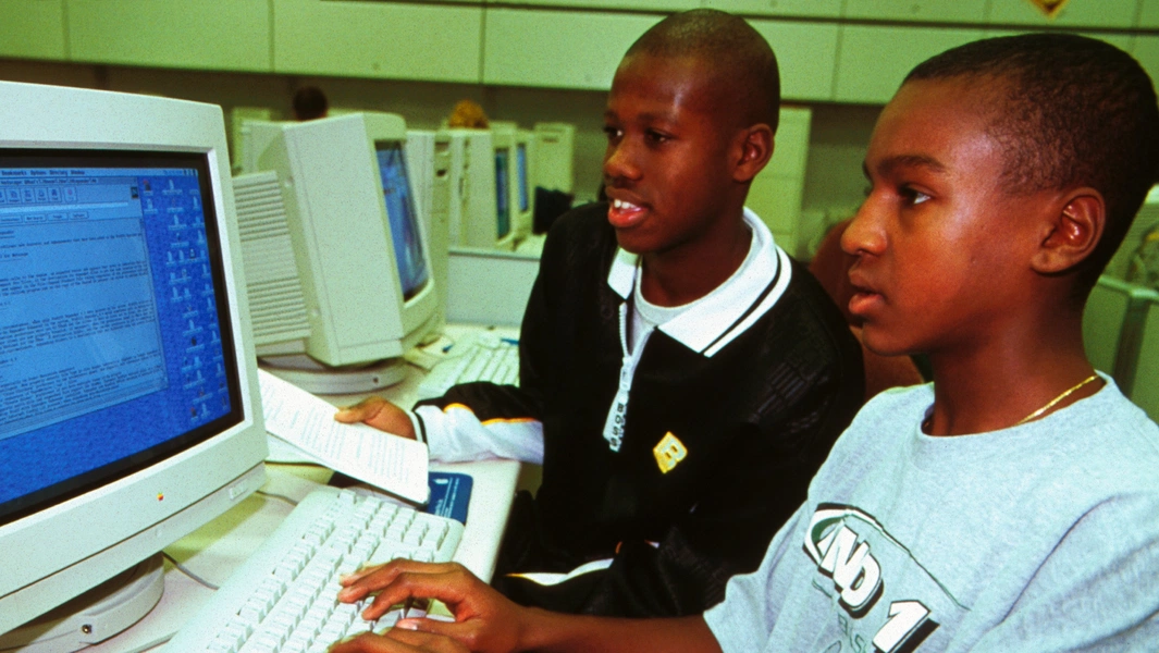 12 defining moments of 1990s high school life