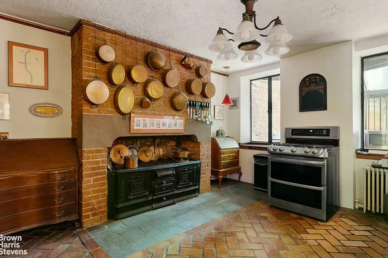 1841 West Village townhouse hits the market for first time in over 100 ...