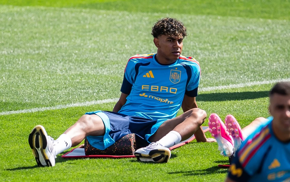 Messi, Mbappé and Yamal make World Cup squads despite injury doubts