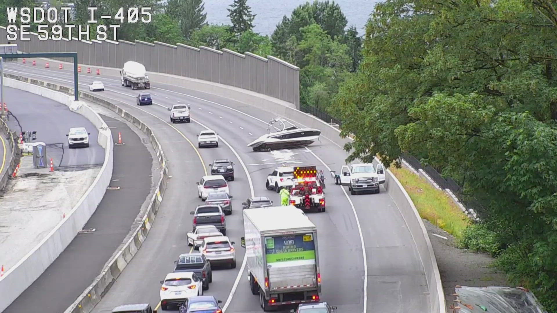 Breaking: Boat blocking I-405 in Bellevue