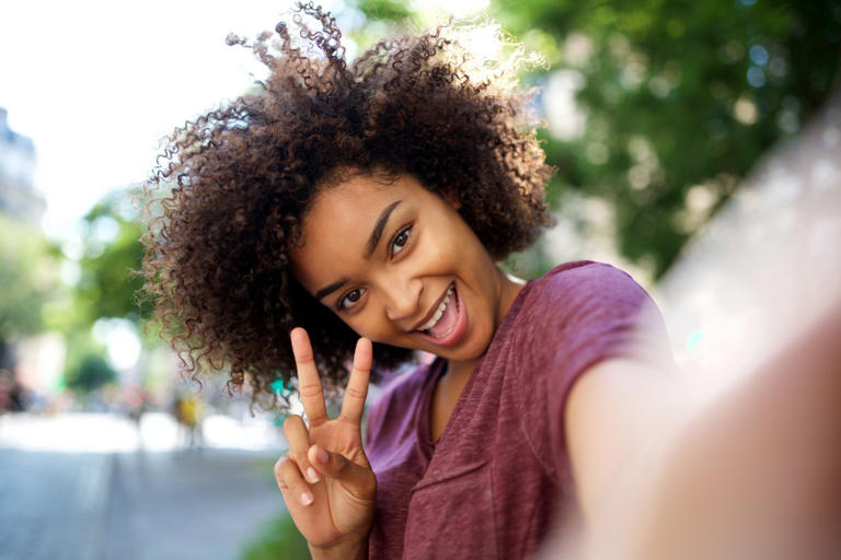 Selfie fingerprint scam is real, some AI experts warn — others say it’s ...