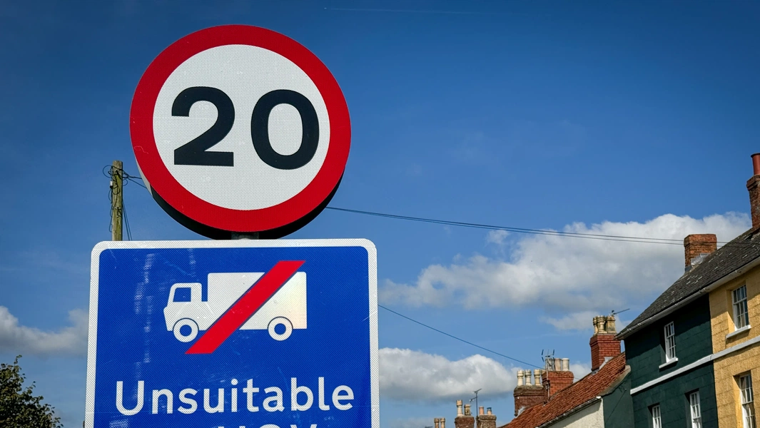 Government urged to back 20mph default and speed limiters