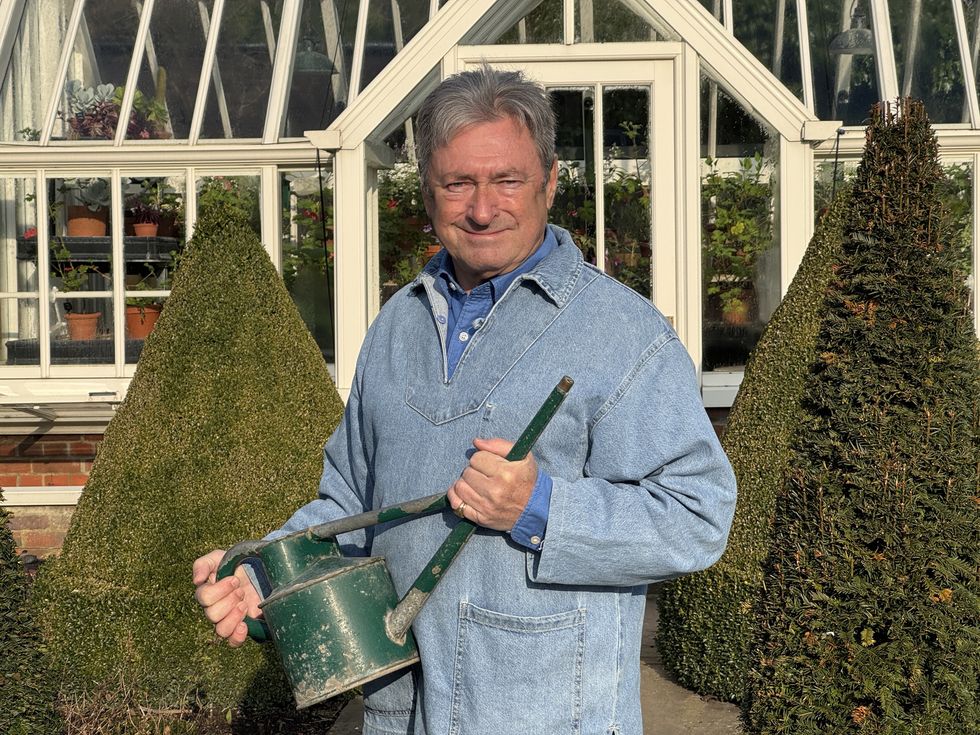 Alan Titchmarsh sells £3.5million Hampshire home as local planning ...