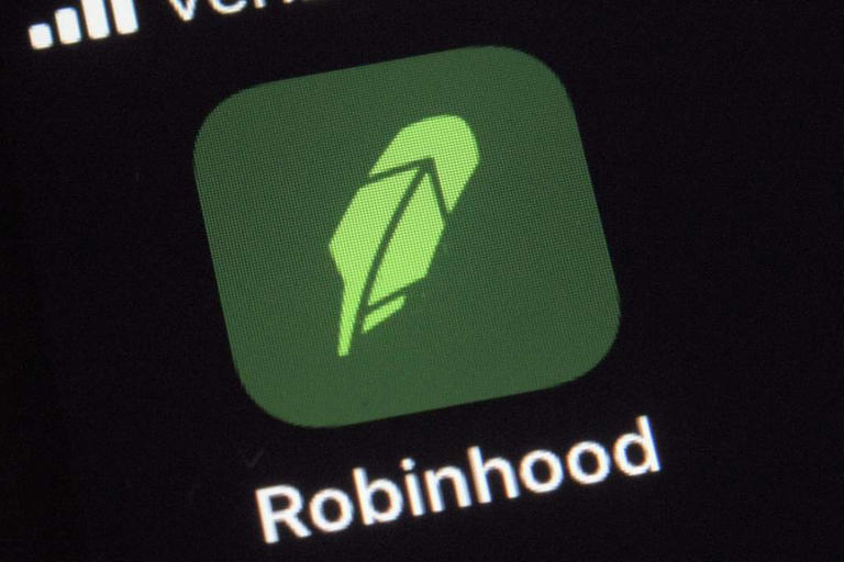 Robinhood enters Canada with focus on cryptocurrency. What to know
