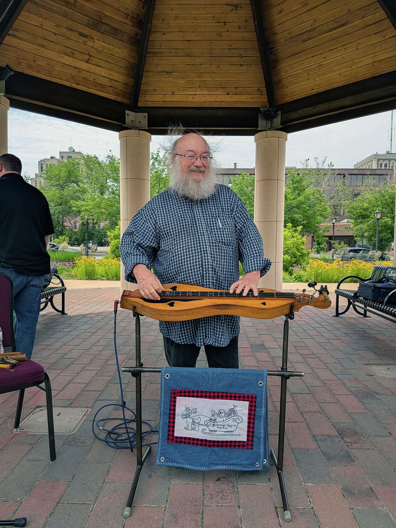 Artist in the Park series adds to Food Truck Fridays in downtown ...