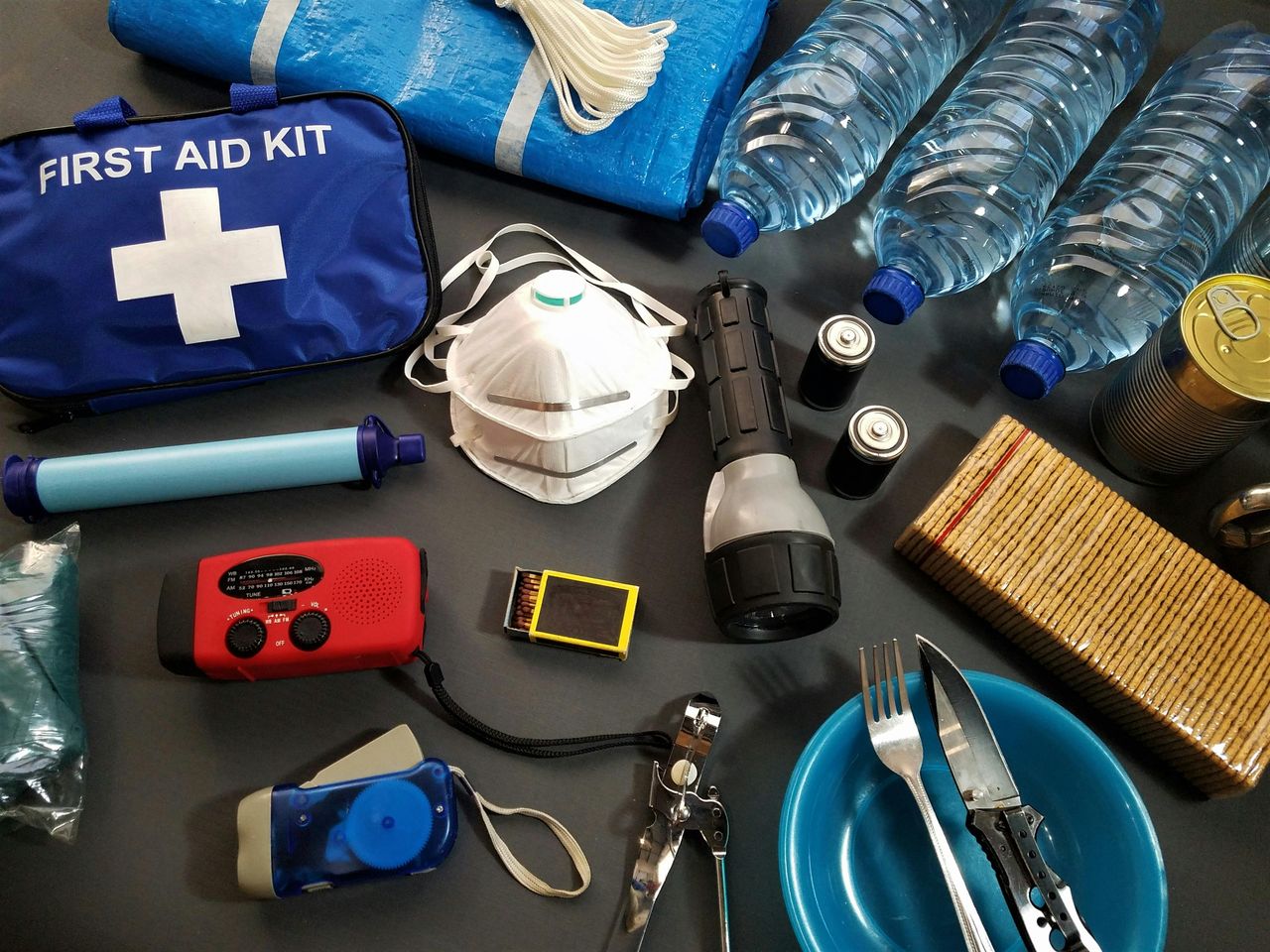 7 things most people stockpile first that experienced preppers actually ...