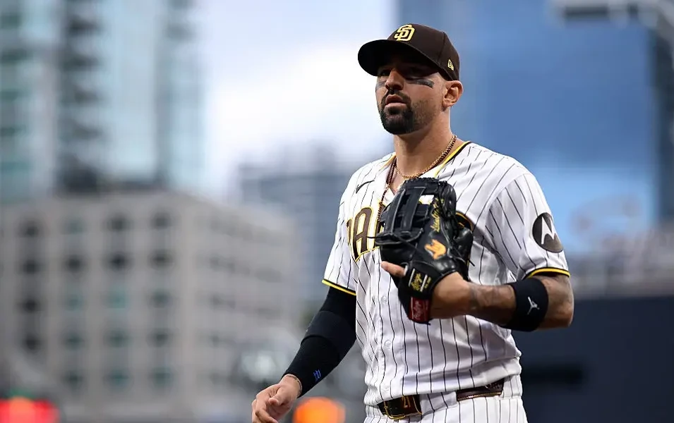 Padres cut Nick Castellanos after underwhelming stint