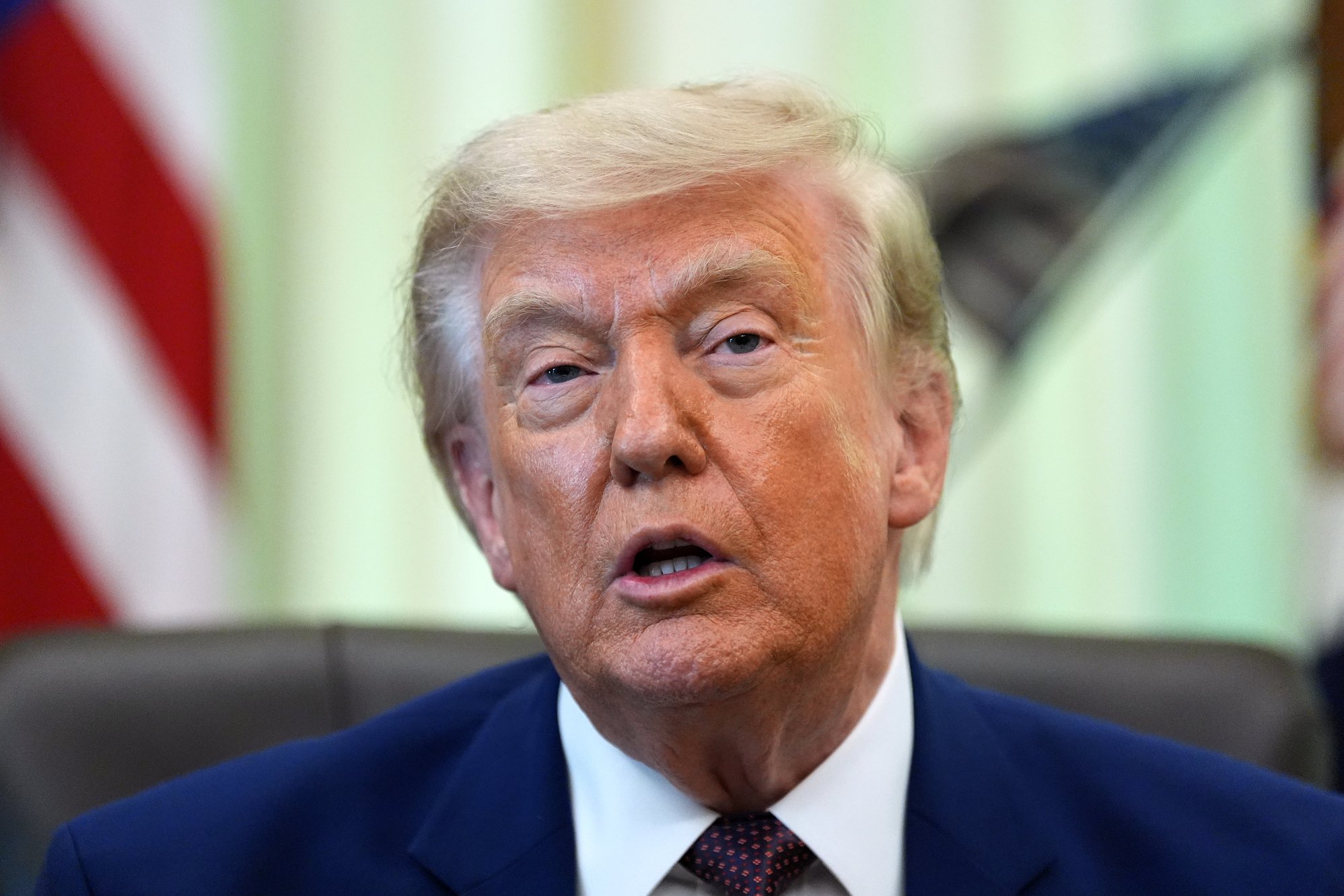 Trump taler Iran midt imot – hevder de i ferd med å signere avtale