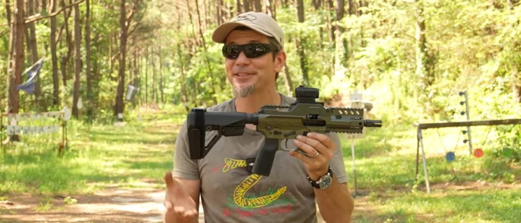 Watch dude turn his gun into chainsaw