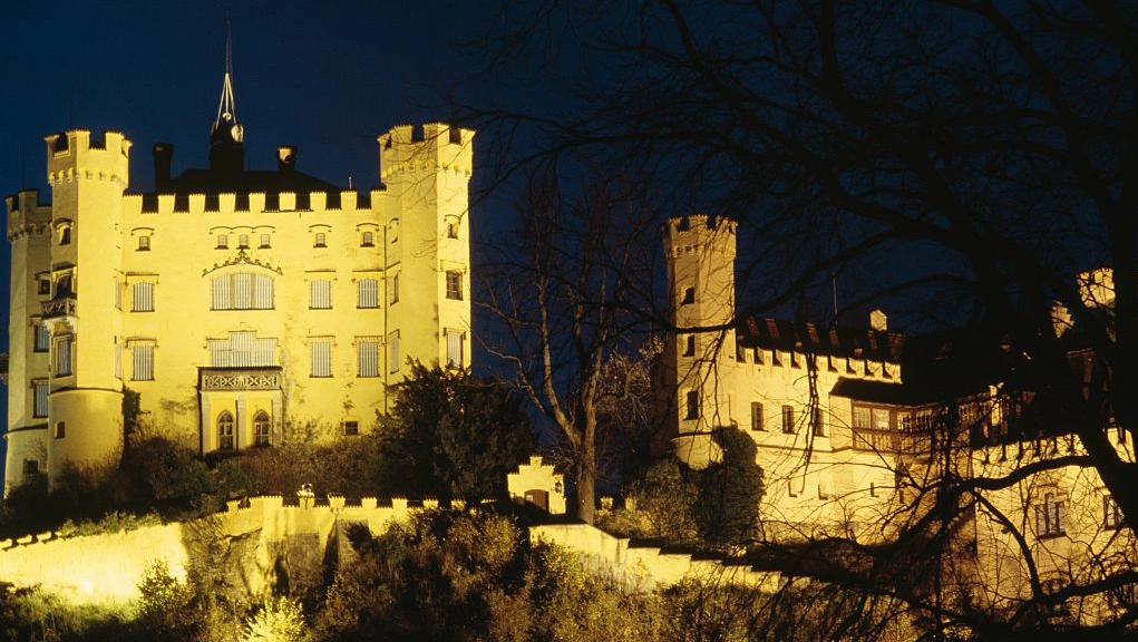 9 stunning castles around the world