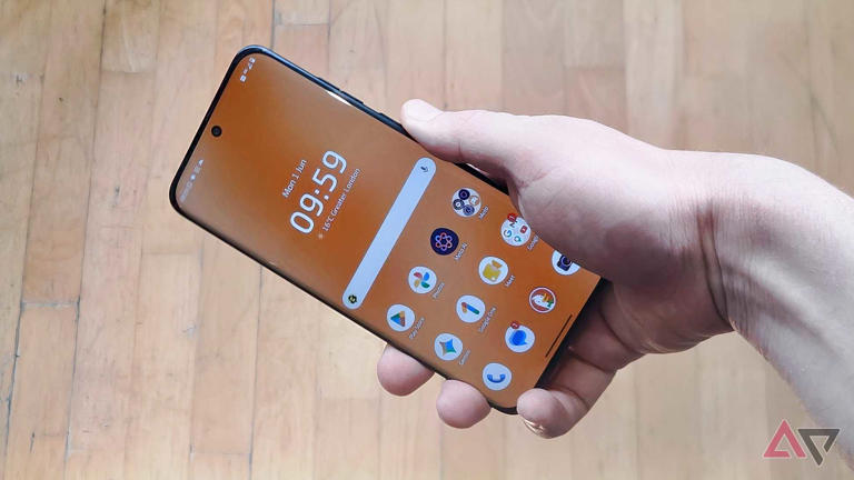 One unique feature of Motorola phones is so useful, I'm surprised ...