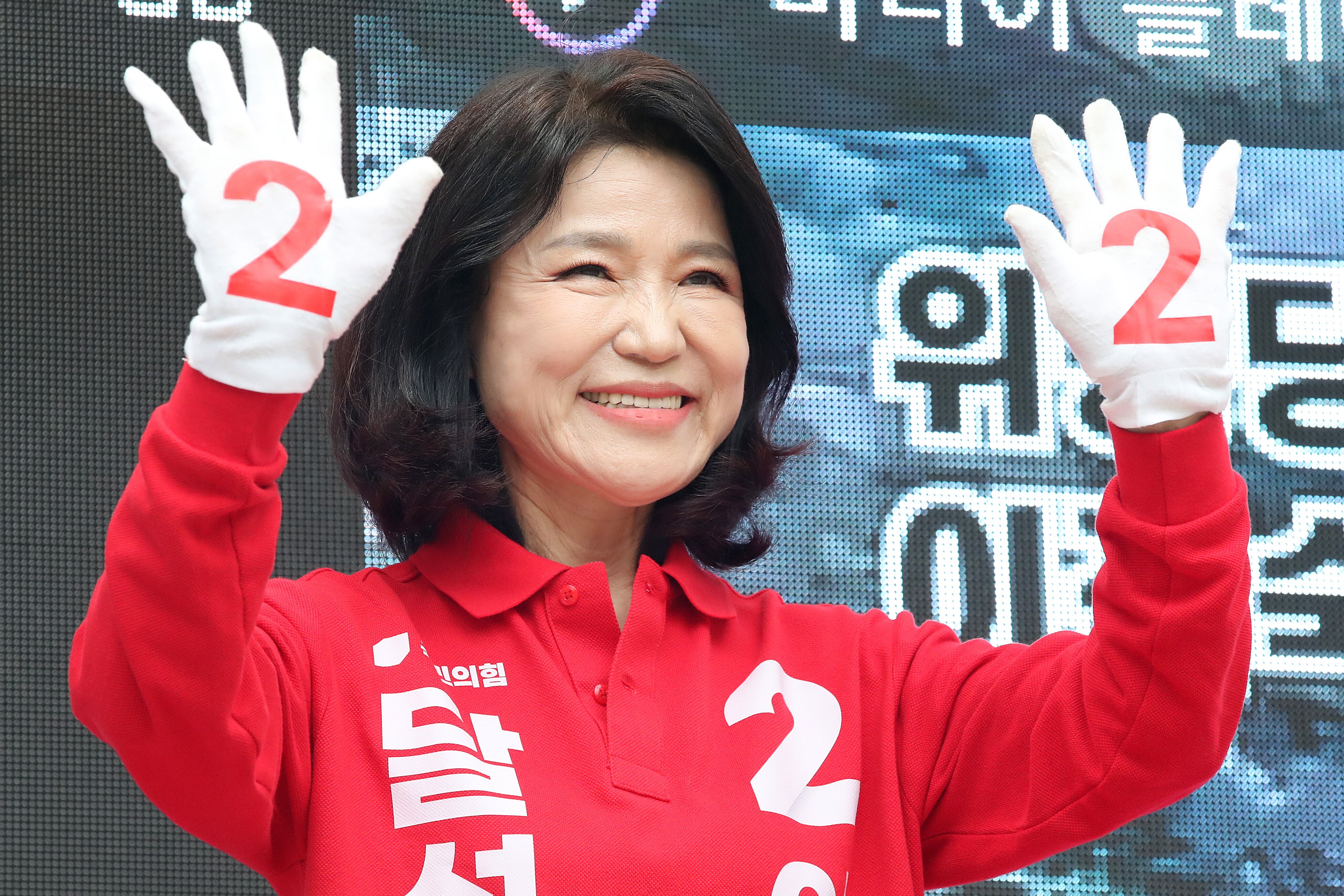 Lee Jin-sook enters National Assembly on third attempt