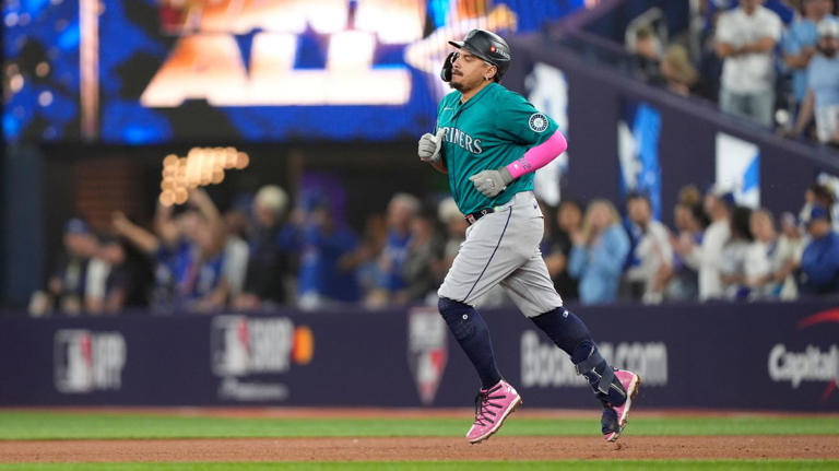 Josh Naylor feeling better, returns to Mariners lineup