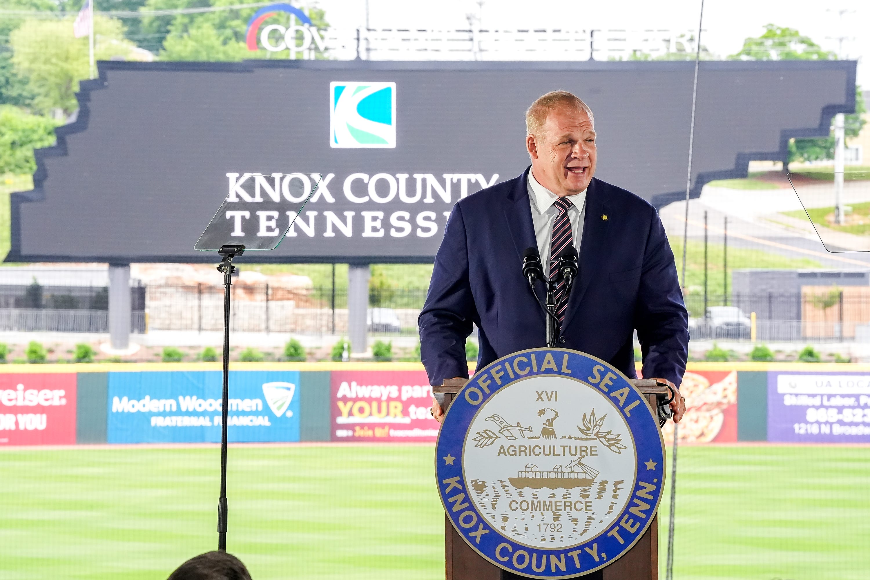 How Knox County Mayor Glenn Jacobs defended Tennessee fans on Barstool ...