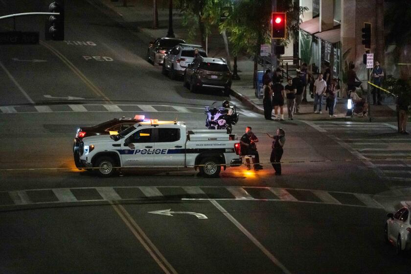 Sex offender with explosives killed by FBI after taking hostages in ...