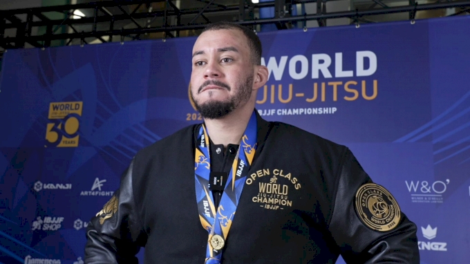 Portuguese: Erich Munis after 3rd world IBJJF absolute title
