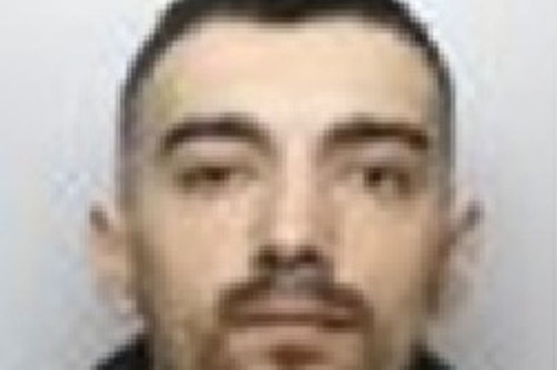 Police hunt vicious thug who nearly blinded man in horrifying West ...