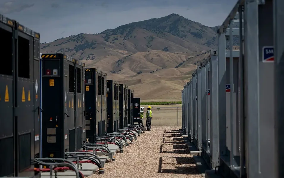 California battery fleet nears record as Swiss mega-project grows
