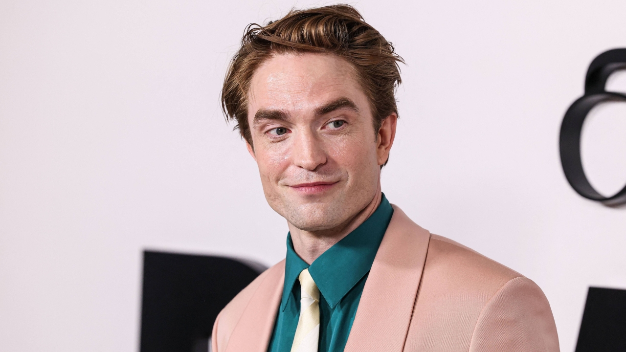 Robert Pattinson fires back at 'Batman' body critics and reveals 11 ...